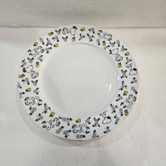 Peanuts | Dining | Peanuts Snoopy Floral Dinner Plates With Woodstock ...
